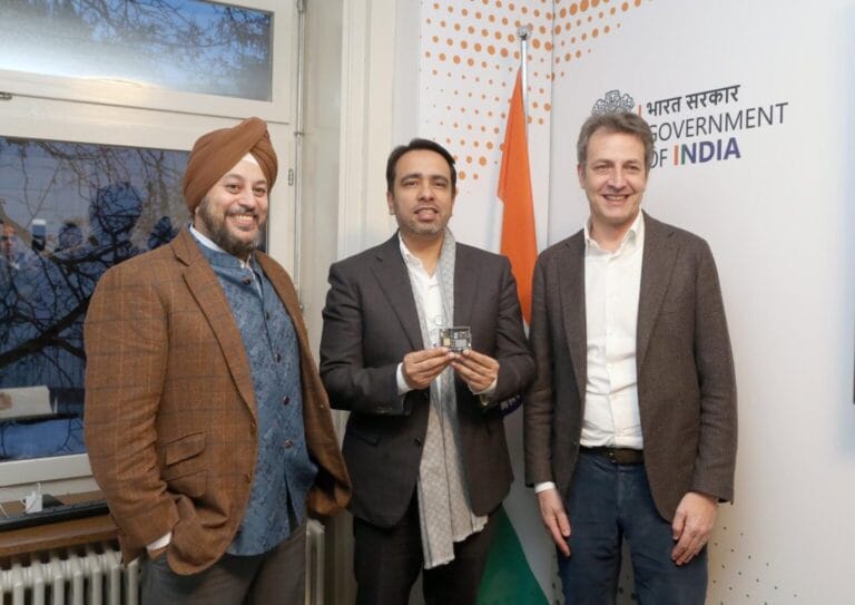 Arduino Launches Made-in-India UNO Ek R4 Boards: A Giant Leap for the ...